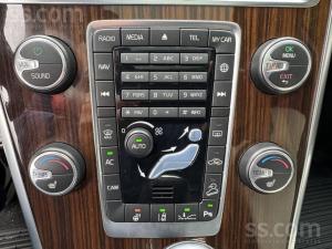 Balts Volvo XC60 2014 Ogre, ar dzinēja tilpumu 2.40 L un nobraukumu 250 tūkst. km par 13990 €, foto 15 vietnē AUTOMOTO.COM.LV