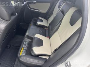 Balts Volvo XC60 2014 Ogre, ar dzinēja tilpumu 2.40 L un nobraukumu 250 tūkst. km par 13990 €, foto 16 vietnē AUTOMOTO.COM.LV