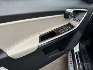 Balts Volvo XC60 2014 Ogre, ar dzinēja tilpumu 2.40 L un nobraukumu 250 tūkst. km par 13990 €, foto 24 vietnē AUTOMOTO.COM.LV