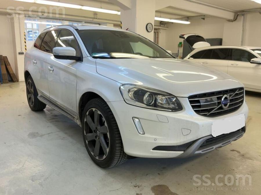 Balts Volvo XC60 2014 Ogre, ar dzinēja tilpumu 2.40 L un nobraukumu 250 tūkst. km par 13990 €, foto 35 vietnē AUTOMOTO.COM.LV
