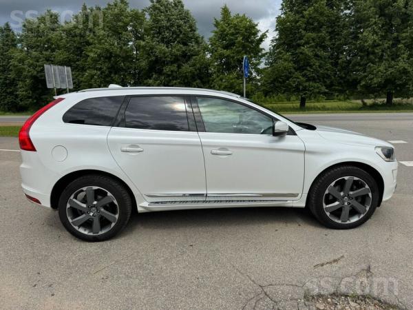 Balts Volvo XC60 2014 Ogre, ar dzinēja tilpumu 2.40 L un nobraukumu 250 tūkst. km par 13980 €, foto 8 vietnē AUTOMOTO.COM.LV