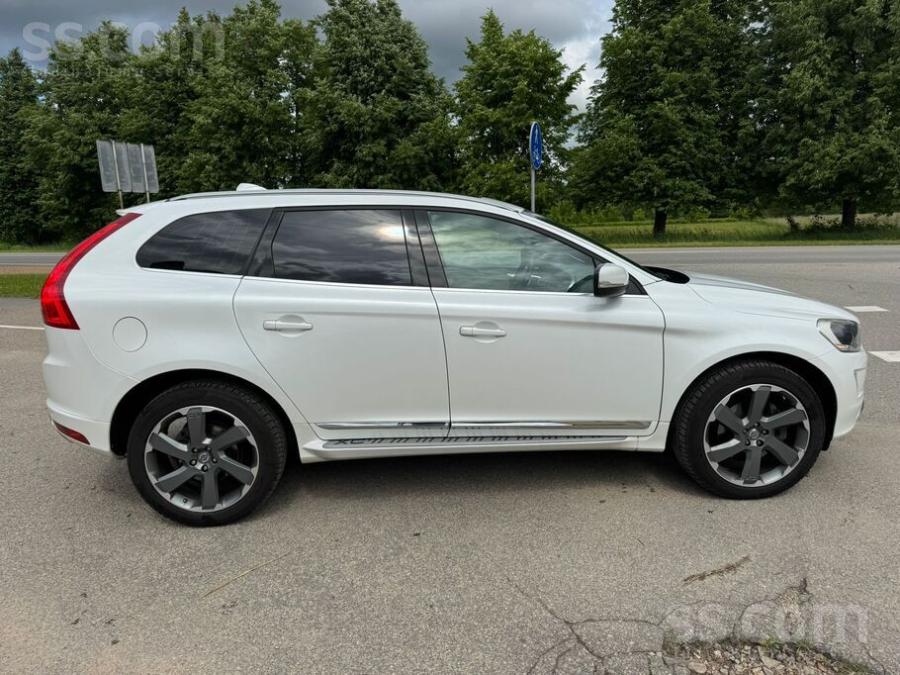 Balts Volvo XC60 2014 Ogre, ar dzinēja tilpumu 2.40 L un nobraukumu 250 tūkst. km par 13980 €, foto 9 vietnē AUTOMOTO.COM.LV