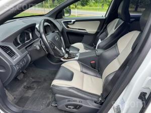 Balts Volvo XC60 2014 Ogre, ar dzinēja tilpumu 2.40 L un nobraukumu 250 tūkst. km par 13980 €, foto 15 vietnē AUTOMOTO.COM.LV