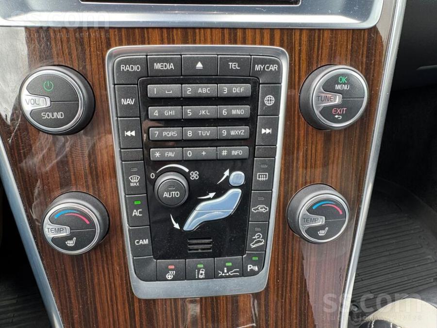 Balts Volvo XC60 2014 Ogre, ar dzinēja tilpumu 2.40 L un nobraukumu 250 tūkst. km par 13980 €, foto 19 vietnē AUTOMOTO.COM.LV