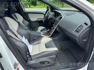 Balts Volvo XC60 2014 Ogre, ar dzinēja tilpumu 2.40 L un nobraukumu 250 tūkst. km par 13980 €, foto 23 vietnē AUTOMOTO.COM.LV