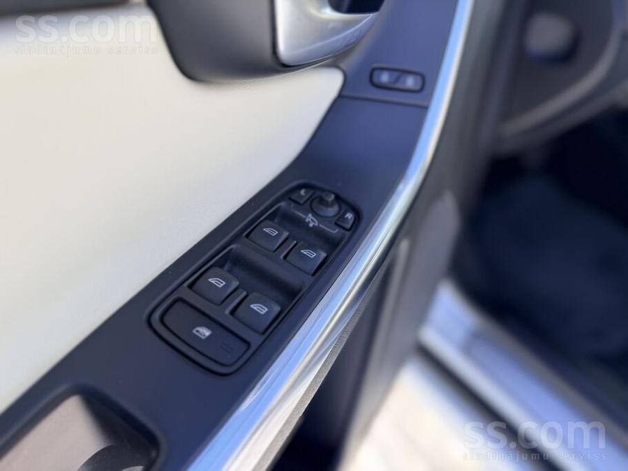 White Volvo XC60 2014 in Riga, with an engine capacity of 2.00 L and mileage of 255 thousand km for 11995 €, photo 16 on AUTOMOTO.COM.LV