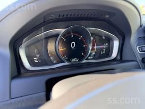 White Volvo XC60 2014 in Riga, with an engine capacity of 2.00 L and mileage of 255 thousand km for 11995 €, photo 17 on AUTOMOTO.COM.LV