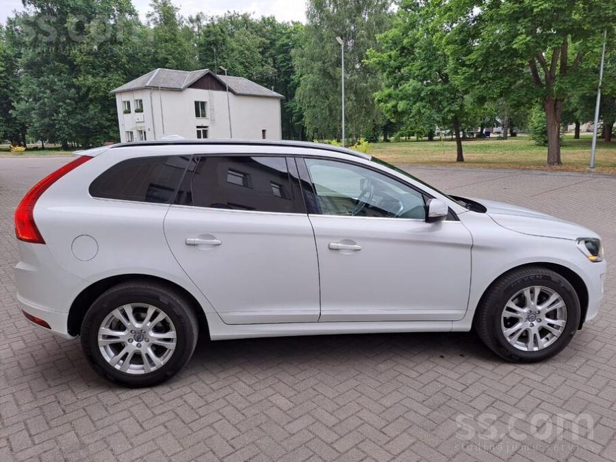 Balts Volvo XC60 2014 Jelgava, ar dzinēja tilpumu 2.40 L un nobraukumu 265 tūkst. km par 13000 €, foto 5 vietnē AUTOMOTO.COM.LV