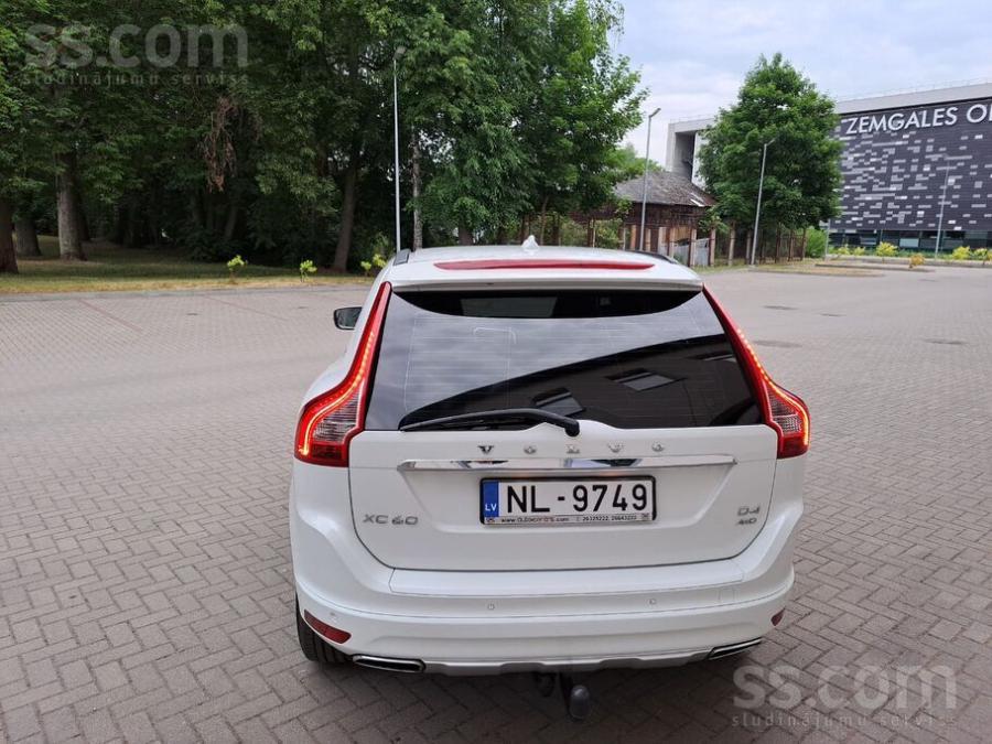 Balts Volvo XC60 2014 Jelgava, ar dzinēja tilpumu 2.40 L un nobraukumu 265 tūkst. km par 13000 €, foto 7 vietnē AUTOMOTO.COM.LV