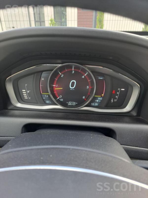 White Volvo XC60 2014 in Jelgava, with an engine capacity of 2.40 L and mileage of 265 thousand km for 13000 €, photo 10 on AUTOMOTO.COM.LV