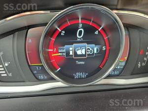 Balts Volvo XC60 2014 Jelgava, ar dzinēja tilpumu 2.40 L un nobraukumu 265 tūkst. km par 13000 €, foto 15 vietnē AUTOMOTO.COM.LV