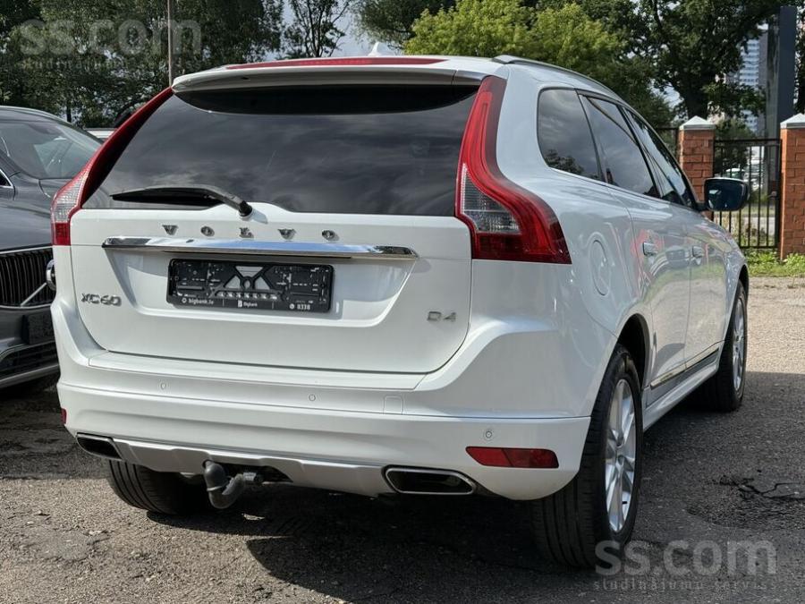 White Volvo XC60 2014 in Riga, with an engine capacity of 2.00 L and mileage of 0 thousand km for 9800 €, photo 5 on AUTOMOTO.COM.LV