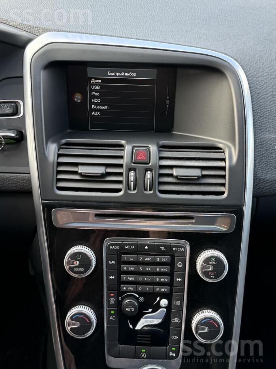 White Volvo XC60 2014 in Riga, with an engine capacity of 2.00 L and mileage of 0 thousand km for 9800 €, photo 9 on AUTOMOTO.COM.LV