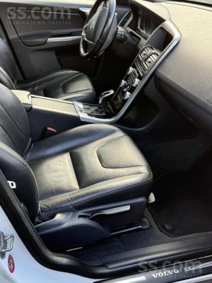 White Volvo XC60 2014 in Riga, with an engine capacity of 2.00 L and mileage of 0 thousand km for 9800 €, photo 11 on AUTOMOTO.COM.LV