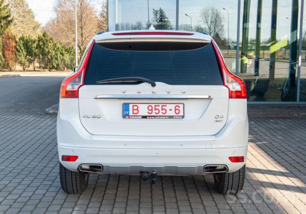 White Volvo XC60 2014 in Cesis, with an engine capacity of 2.40 L and mileage of 360 thousand km for 10350 €, photo 4 on AUTOMOTO.COM.LV