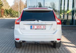 Balts Volvo XC60 2014 Cēsis, ar dzinēja tilpumu 2.40 L un nobraukumu 360 tūkst. km par 10350 €, foto 5 vietnē AUTOMOTO.COM.LV