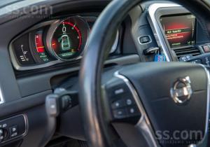 Balts Volvo XC60 2014 Cēsis, ar dzinēja tilpumu 2.40 L un nobraukumu 360 tūkst. km par 10350 €, foto 15 vietnē AUTOMOTO.COM.LV