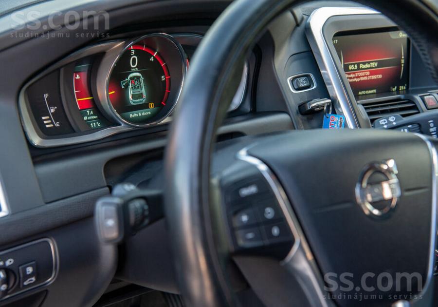 Balts Volvo XC60 2014 Cēsis, ar dzinēja tilpumu 2.40 L un nobraukumu 360 tūkst. km par 10350 €, foto 15 vietnē AUTOMOTO.COM.LV