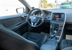 Balts Volvo XC60 2014 Cēsis, ar dzinēja tilpumu 2.40 L un nobraukumu 360 tūkst. km par 10350 €, foto 23 vietnē AUTOMOTO.COM.LV