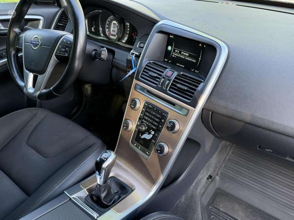 Balts Volvo XC60 2014 Kazlų Rūda, ar dzinēja tilpumu 1.97 L un nobraukumu 317 tūkst. km par 8150 €, foto 7 vietnē AUTOMOTO.COM.LV