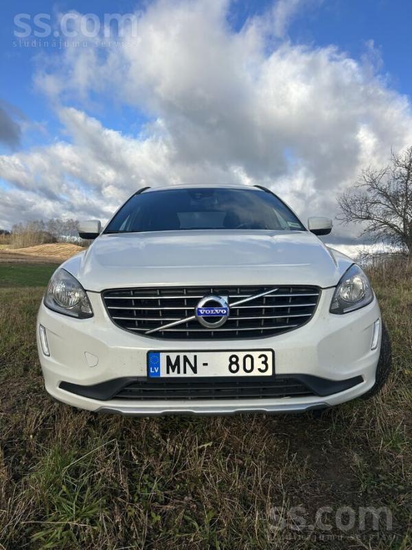 White Volvo XC60 2014 in Daugavpils, with an engine capacity of 2.40 L and mileage of 211 thousand km for 11634 €, photo 1 on AUTOMOTO.COM.LV