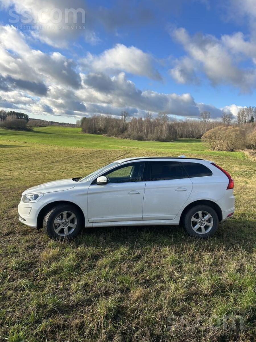 Balts Volvo XC60 2014 Daugavpils, ar dzinēja tilpumu 2.40 L un nobraukumu 211 tūkst. km par 11634 €, foto 4 vietnē AUTOMOTO.COM.LV