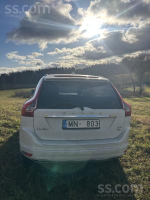 Balts Volvo XC60 2014 Daugavpils, ar dzinēja tilpumu 2.40 L un nobraukumu 211 tūkst. km par 11634 €, foto 5 vietnē AUTOMOTO.COM.LV