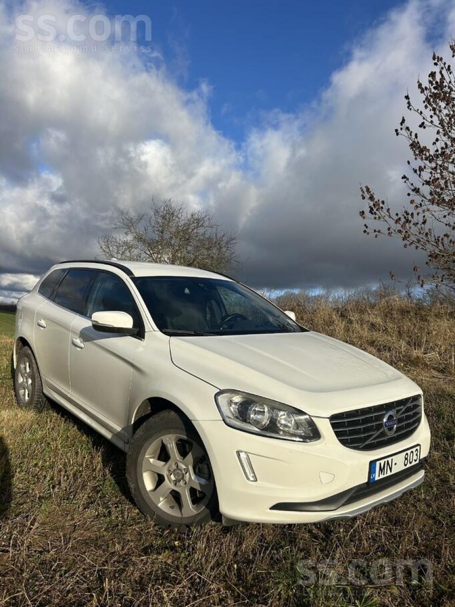 Balts Volvo XC60 2014 Daugavpils, ar dzinēja tilpumu 2.40 L un nobraukumu 211 tūkst. km par 11634 €, foto 8 vietnē AUTOMOTO.COM.LV