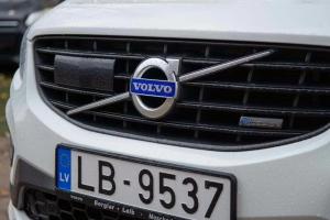 Белый Вольво ХС60 2014 в Гробиня, объемом двигателя 2.40 л и пробегом 224 тыс. км за 16500 €, фото 9 на AUTOMOTO.COM.LV
