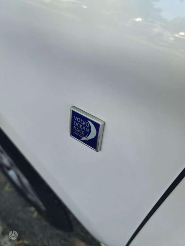 Balts Volvo XC60 2014 Tauragė, ar dzinēja tilpumu 2.00 L un nobraukumu 168 tūkst. km par 10000 €, foto 5 vietnē AUTOMOTO.COM.LV
