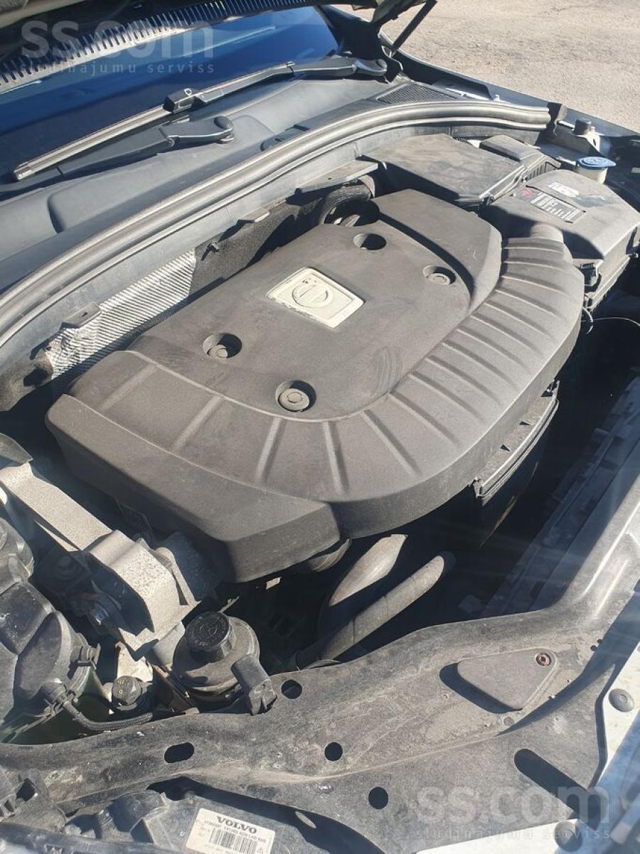Balts Volvo XC60 2014 Rīga, ar dzinēja tilpumu 2.40 L un nobraukumu 415 tūkst. km par 11500 €, foto 6 vietnē AUTOMOTO.COM.LV