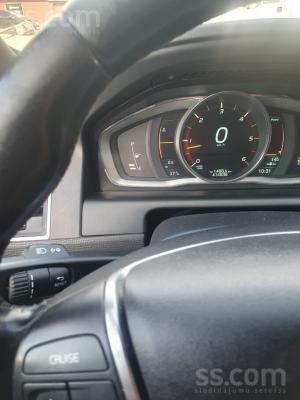 Balts Volvo XC60 2014 Rīga, ar dzinēja tilpumu 2.40 L un nobraukumu 415 tūkst. km par 11500 €, foto 8 vietnē AUTOMOTO.COM.LV