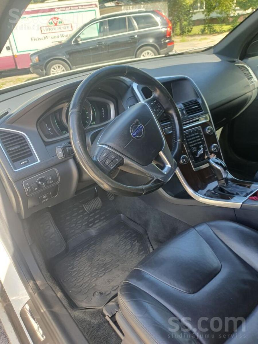 Balts Volvo XC60 2014 Rīga, ar dzinēja tilpumu 2.40 L un nobraukumu 415 tūkst. km par 11500 €, foto 10 vietnē AUTOMOTO.COM.LV
