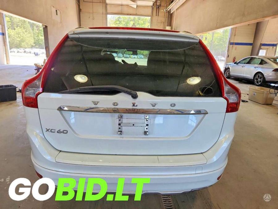 Balts Volvo XC60 2014 Šauļi, ar dzinēja tilpumu 3.19 L un nobraukumu 199 tūkst. km par 6500 €, foto 7 vietnē AUTOMOTO.COM.LV