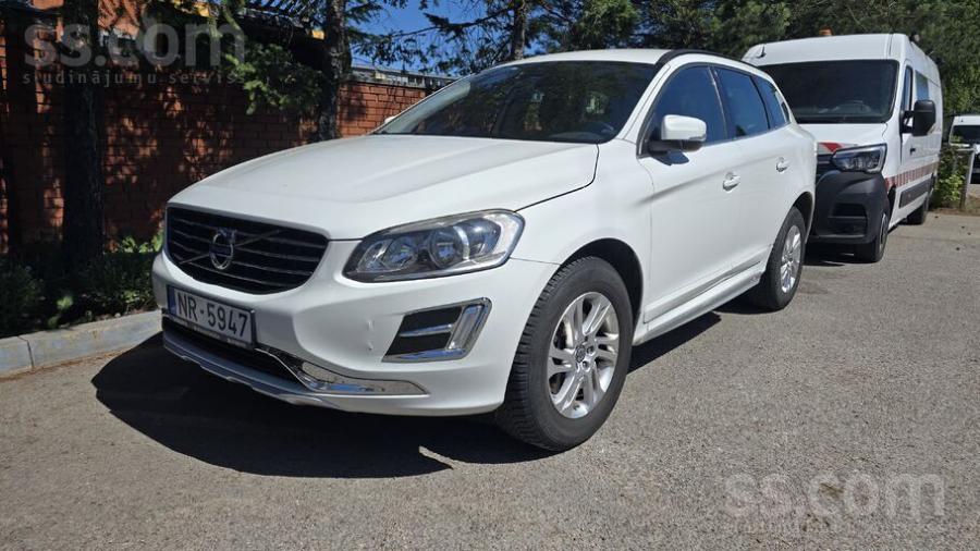 White Volvo XC60 2014 in Riga, with an engine capacity of 2.00 L and mileage of 146 thousand km for 13000 €, photo 3 on AUTOMOTO.COM.LV