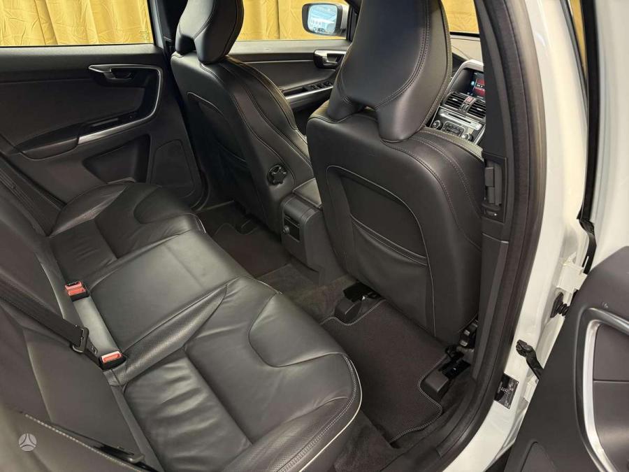 Balts Volvo XC60 2014 Kauņa, ar dzinēja tilpumu 2.40 L un nobraukumu 226 tūkst. km par 13500 €, foto 13 vietnē AUTOMOTO.COM.LV