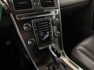 Balts Volvo XC60 2014 Kauņa, ar dzinēja tilpumu 2.40 L un nobraukumu 226 tūkst. km par 13500 €, foto 18 vietnē AUTOMOTO.COM.LV