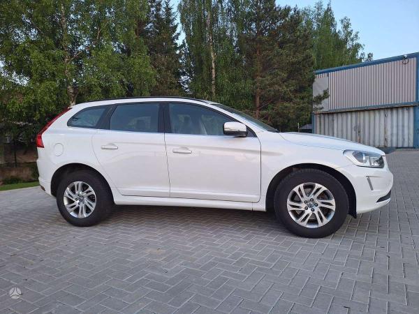 White Volvo XC60 2014 in Kaunas, with an engine capacity of 1.97 L and mileage of 278 thousand km for 10500 €, photo 10 on AUTOMOTO.COM.LV