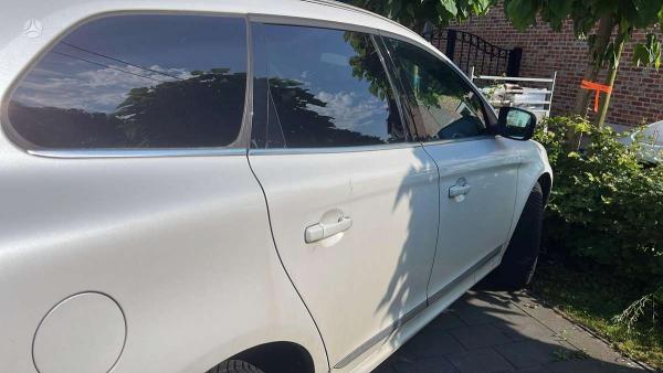 Balts Volvo XC60 2014 Šauļi, ar dzinēja tilpumu 1.98 L un nobraukumu 236 tūkst. km par 9700 €, foto 3 vietnē AUTOMOTO.COM.LV
