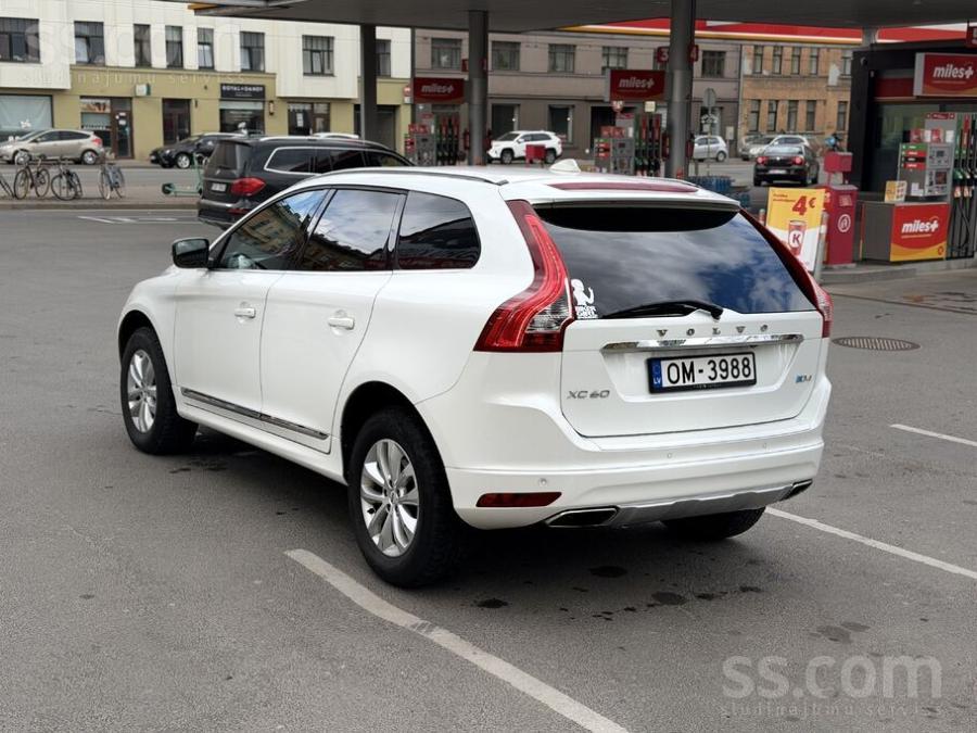 Balts Volvo XC60 2014 Rīga, ar dzinēja tilpumu 2.00 L un nobraukumu 257 tūkst. km par 11500 €, foto 6 vietnē AUTOMOTO.COM.LV