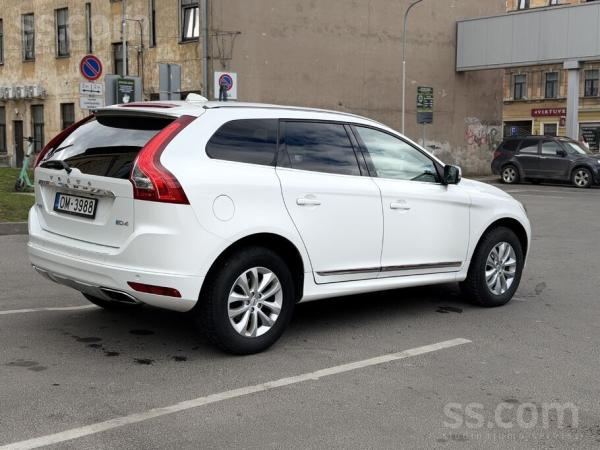 Белый Вольво ХС60 2014 в Рига, объемом двигателя 2.00 л и пробегом 257 тыс. км за 11500 €, фото 6 на AUTOMOTO.COM.LV