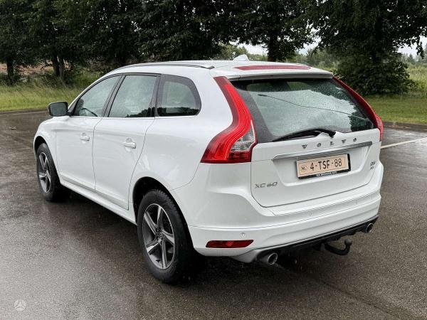 Balts Volvo XC60 2014 Tauragė, ar dzinēja tilpumu 2.40 L un nobraukumu 226 tūkst. km par 13490 €, foto 4 vietnē AUTOMOTO.COM.LV