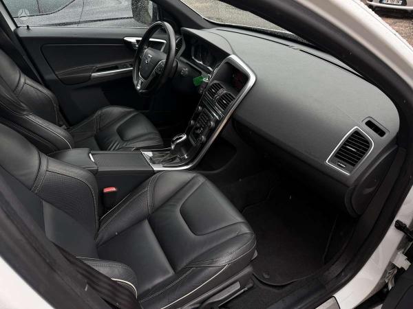 Balts Volvo XC60 2014 Tauragė, ar dzinēja tilpumu 2.40 L un nobraukumu 226 tūkst. km par 13490 €, foto 9 vietnē AUTOMOTO.COM.LV