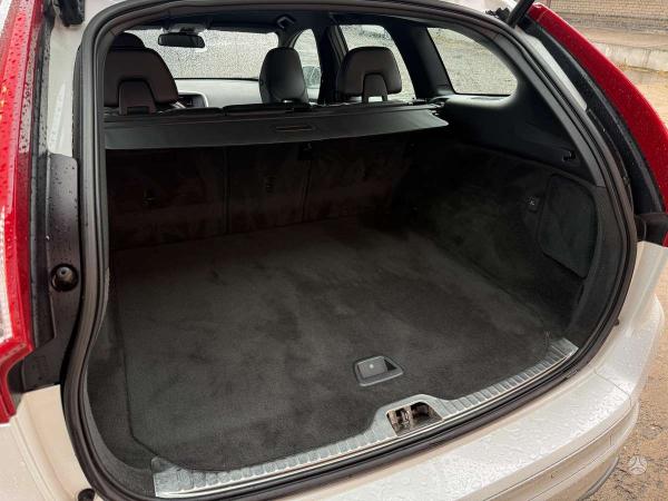 Balts Volvo XC60 2014 Tauragė, ar dzinēja tilpumu 2.40 L un nobraukumu 226 tūkst. km par 13490 €, foto 10 vietnē AUTOMOTO.COM.LV