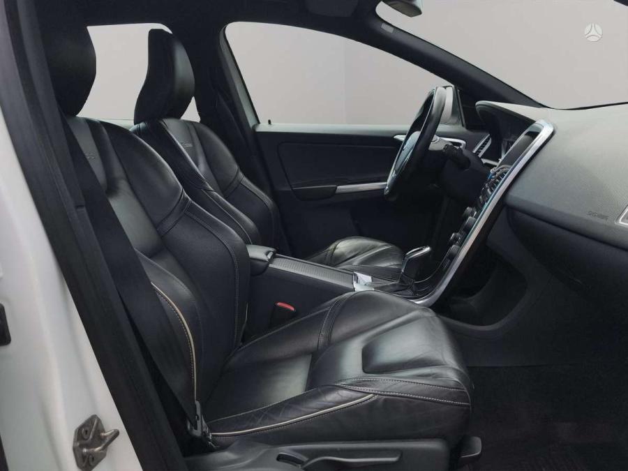 Balts Volvo XC60 2014 Viļņa, ar dzinēja tilpumu 2.40 L un nobraukumu 257 tūkst. km par 14999 €, foto 9 vietnē AUTOMOTO.COM.LV