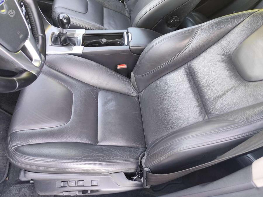 Balts Volvo XC60 2014 Kauņa, ar dzinēja tilpumu 1.98 L un nobraukumu 254 tūkst. km par 10495 €, foto 9 vietnē AUTOMOTO.COM.LV