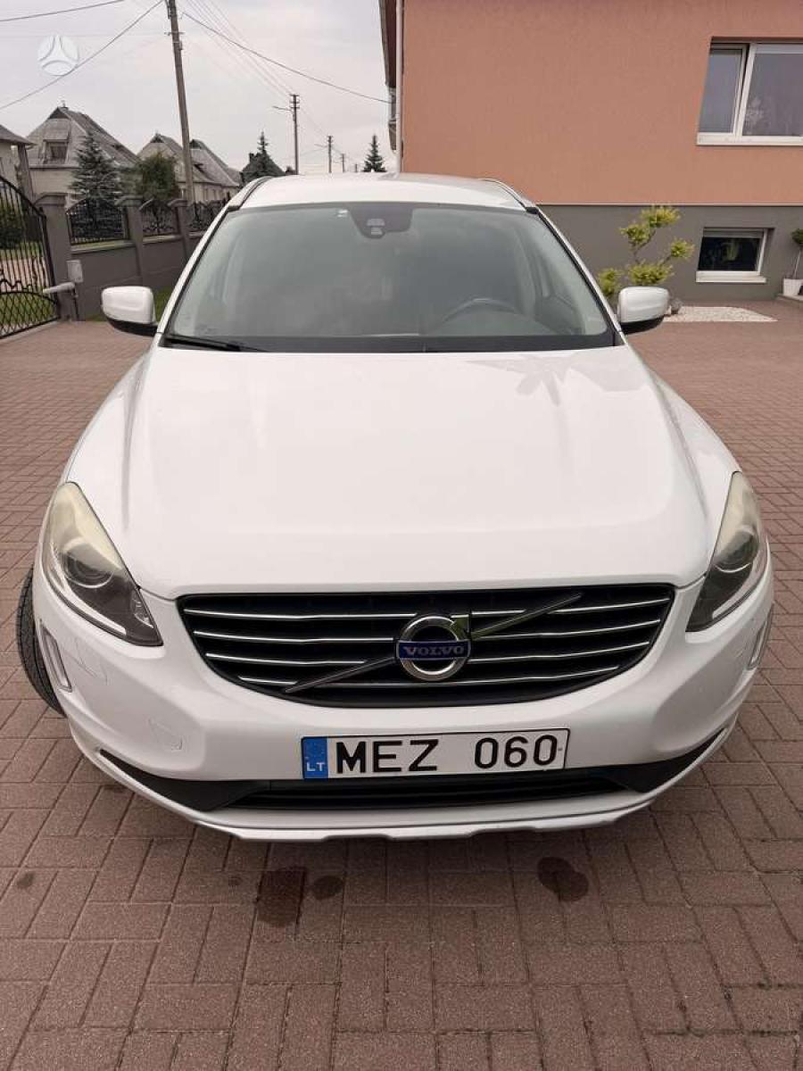 White Volvo XC60 2014 in Taurage, with an engine capacity of 1.97 L and mileage of 243 thousand km for 9000 €, photo 1 on AUTOMOTO.COM.LV
