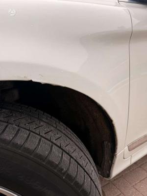 White Volvo XC60 2014 in Taurage, with an engine capacity of 1.97 L and mileage of 243 thousand km for 9000 €, photo 16 on AUTOMOTO.COM.LV