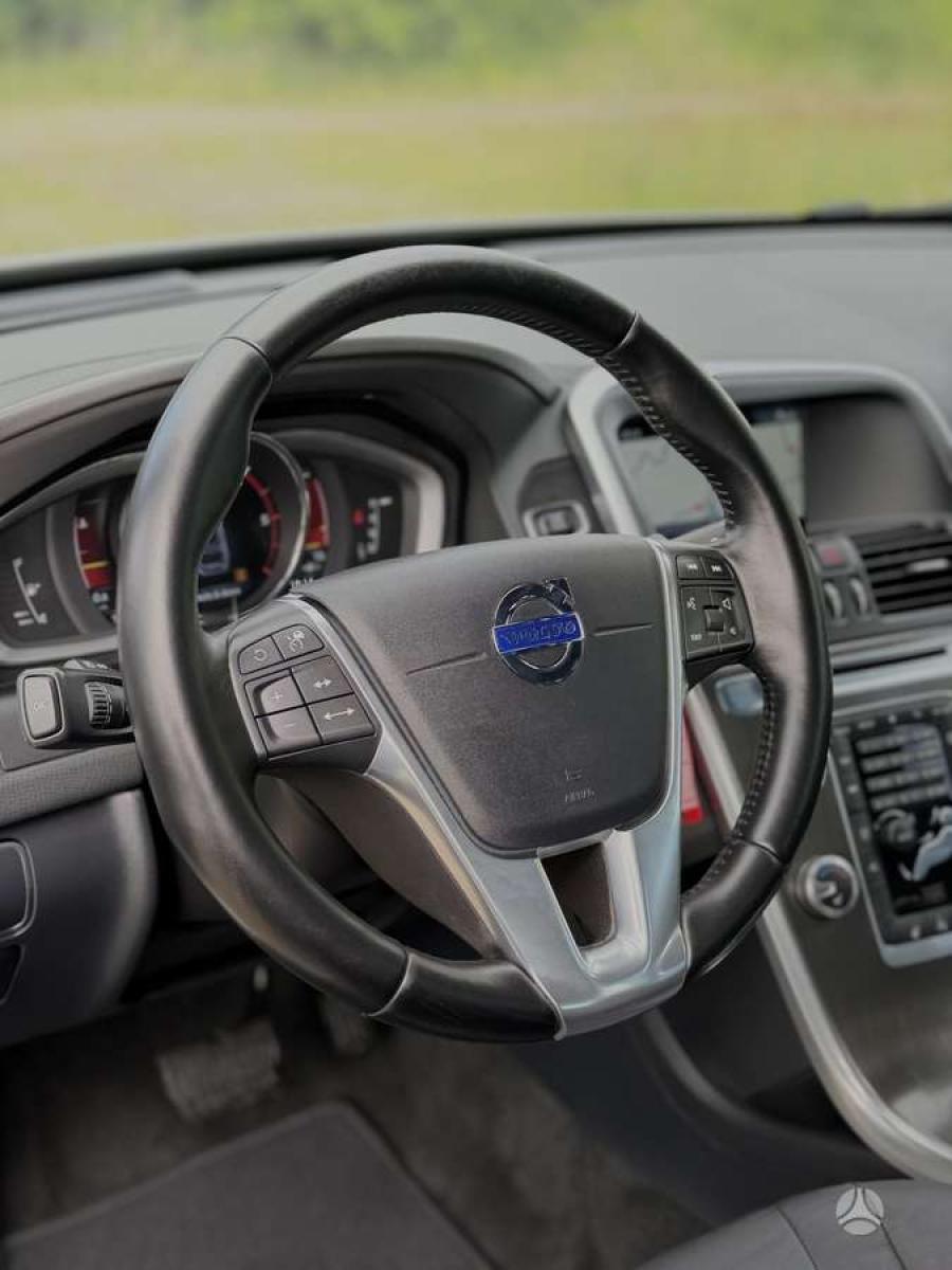 Balts Volvo XC60 2014 Šauļi, ar dzinēja tilpumu 0.00 L un nobraukumu 264 tūkst. km par 14399 €, foto 22 vietnē AUTOMOTO.COM.LV