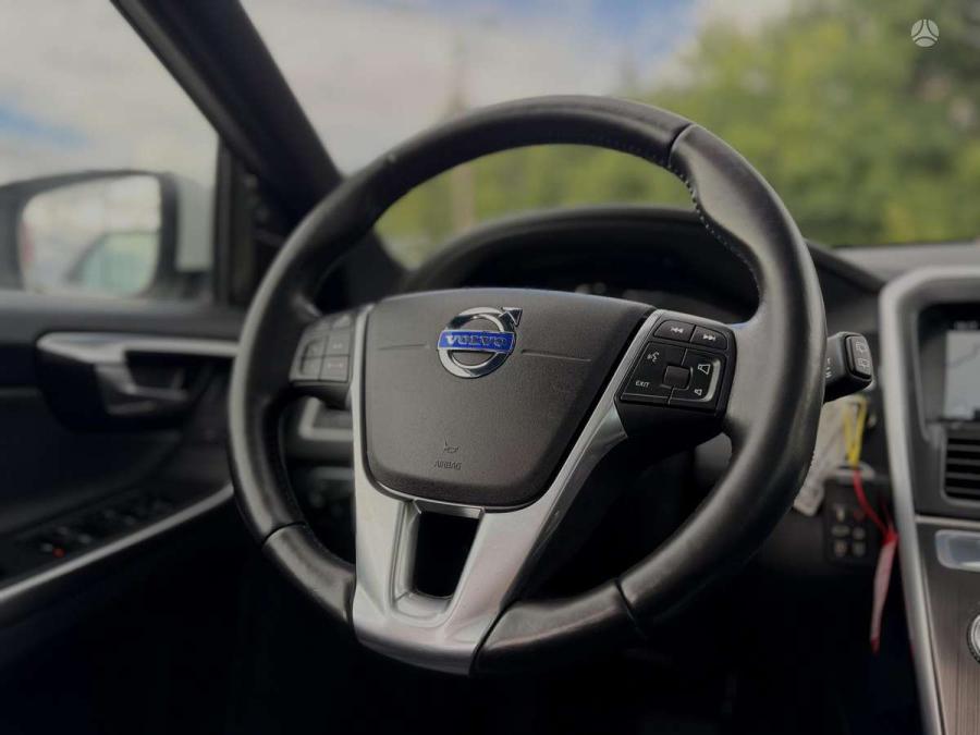 Balts Volvo XC60 2014 Šauļi, ar dzinēja tilpumu 0.00 L un nobraukumu 264 tūkst. km par 14399 €, foto 23 vietnē AUTOMOTO.COM.LV